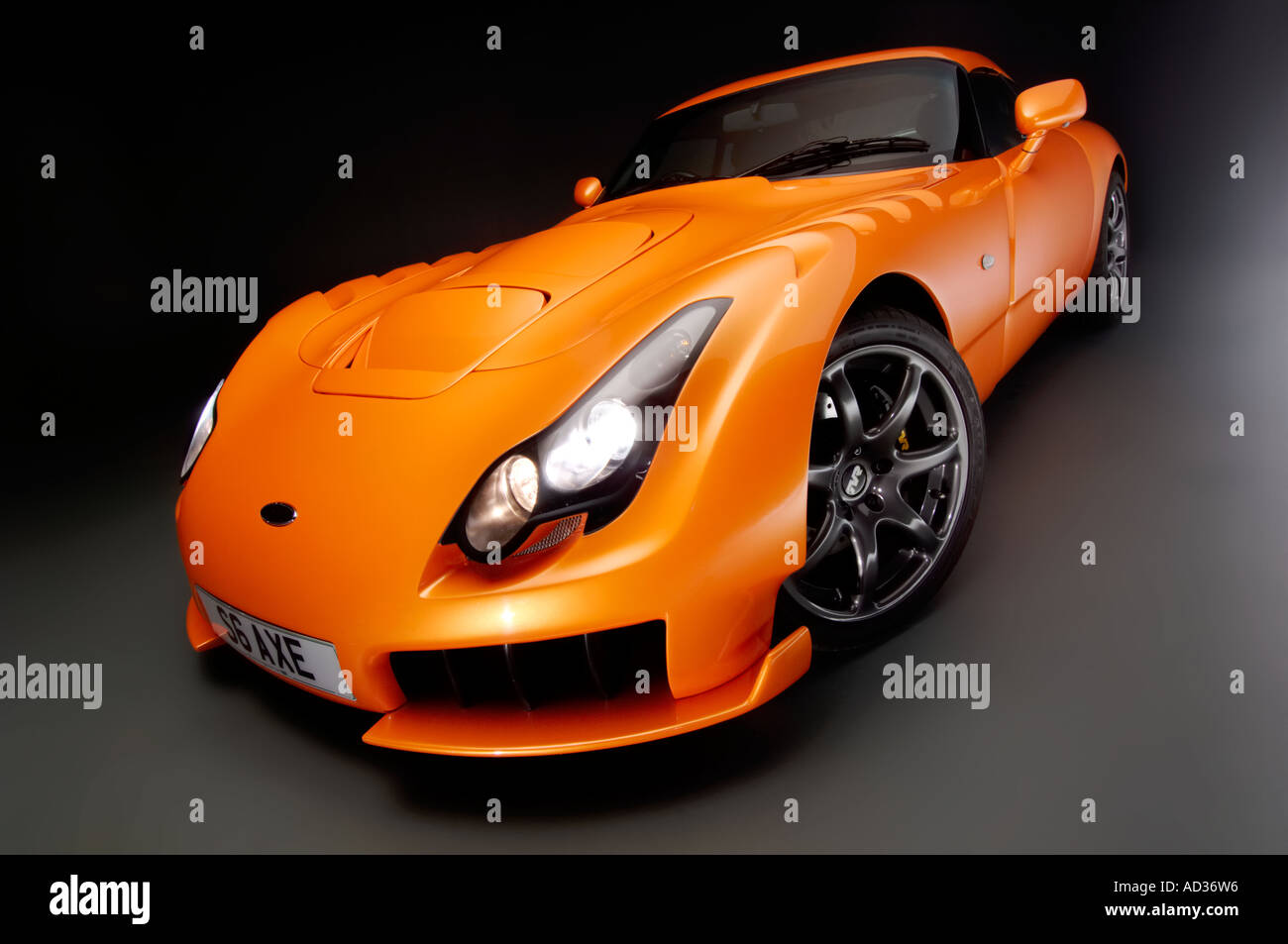 2005 TVR Sagaris in Metallic Orange - Front left three-quarter view ...