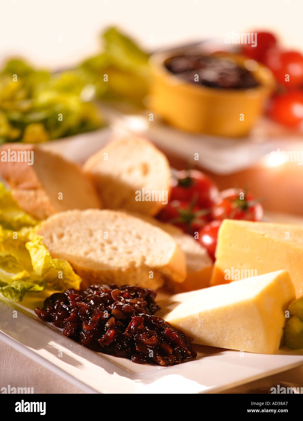 Ploughmans lunch hi-res stock photography and images - Alamy