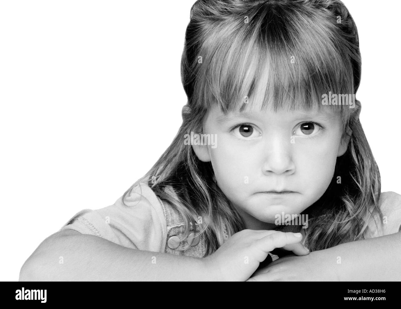 Black and white photo of young girl looking sad Stock Photo - Alamy