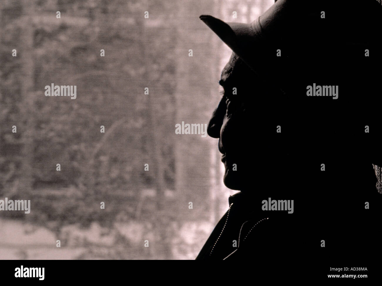 Old man wearing cowboy hat hi-res stock photography and images - Alamy