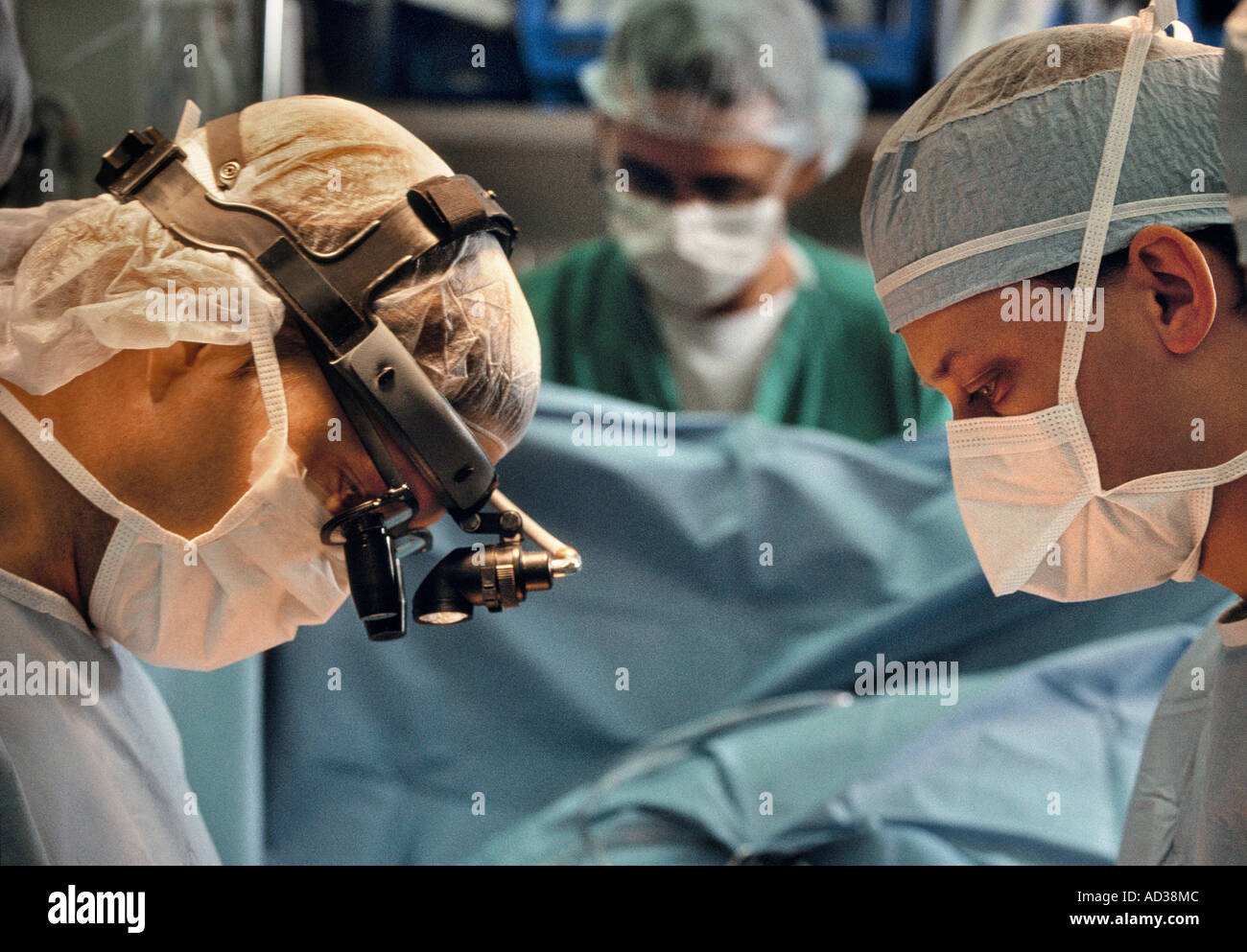 Surgery medical goggle hi-res stock photography and images - Alamy