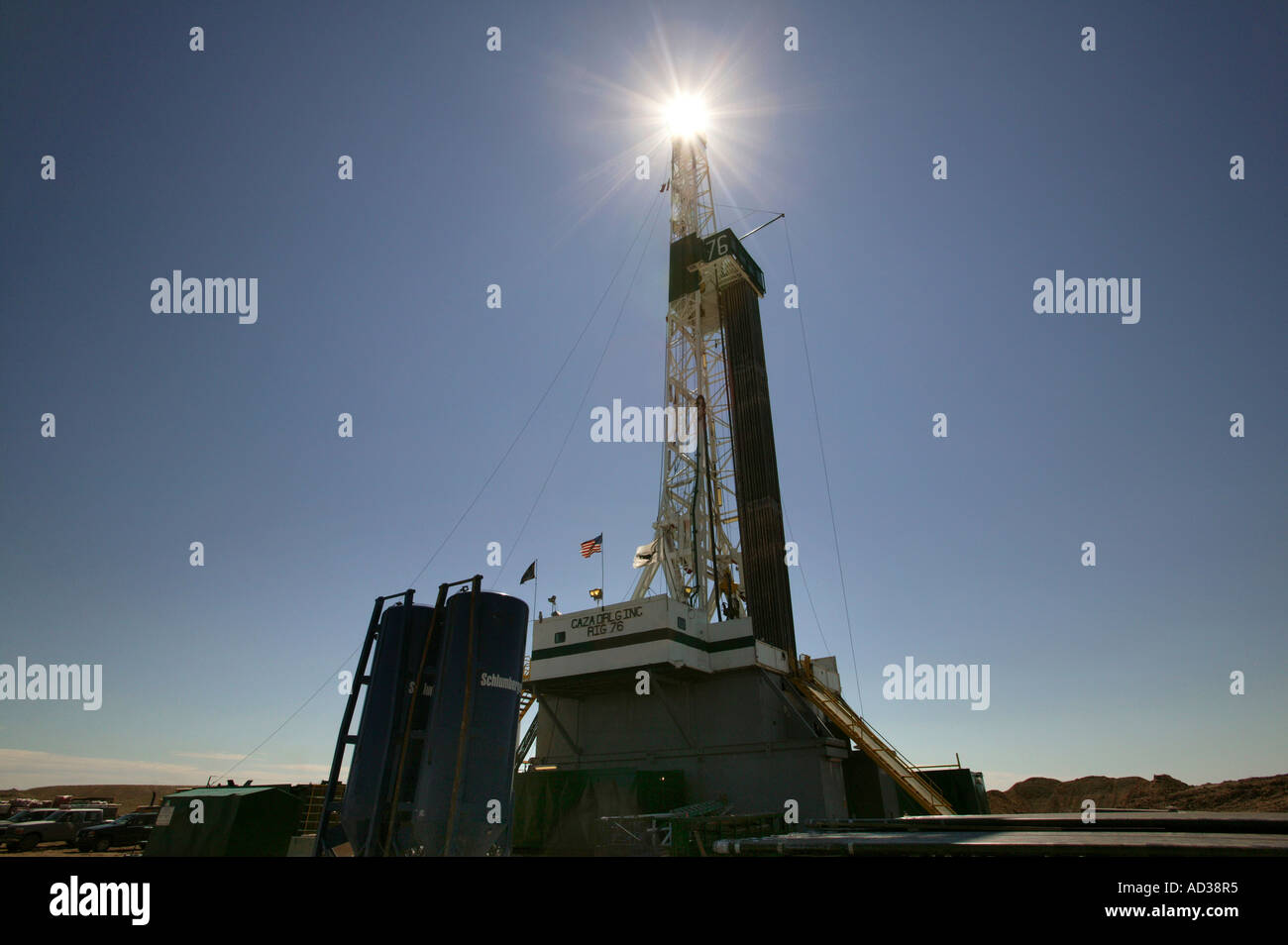 Drilling rig in wyoming hi-res stock photography and images - Alamy