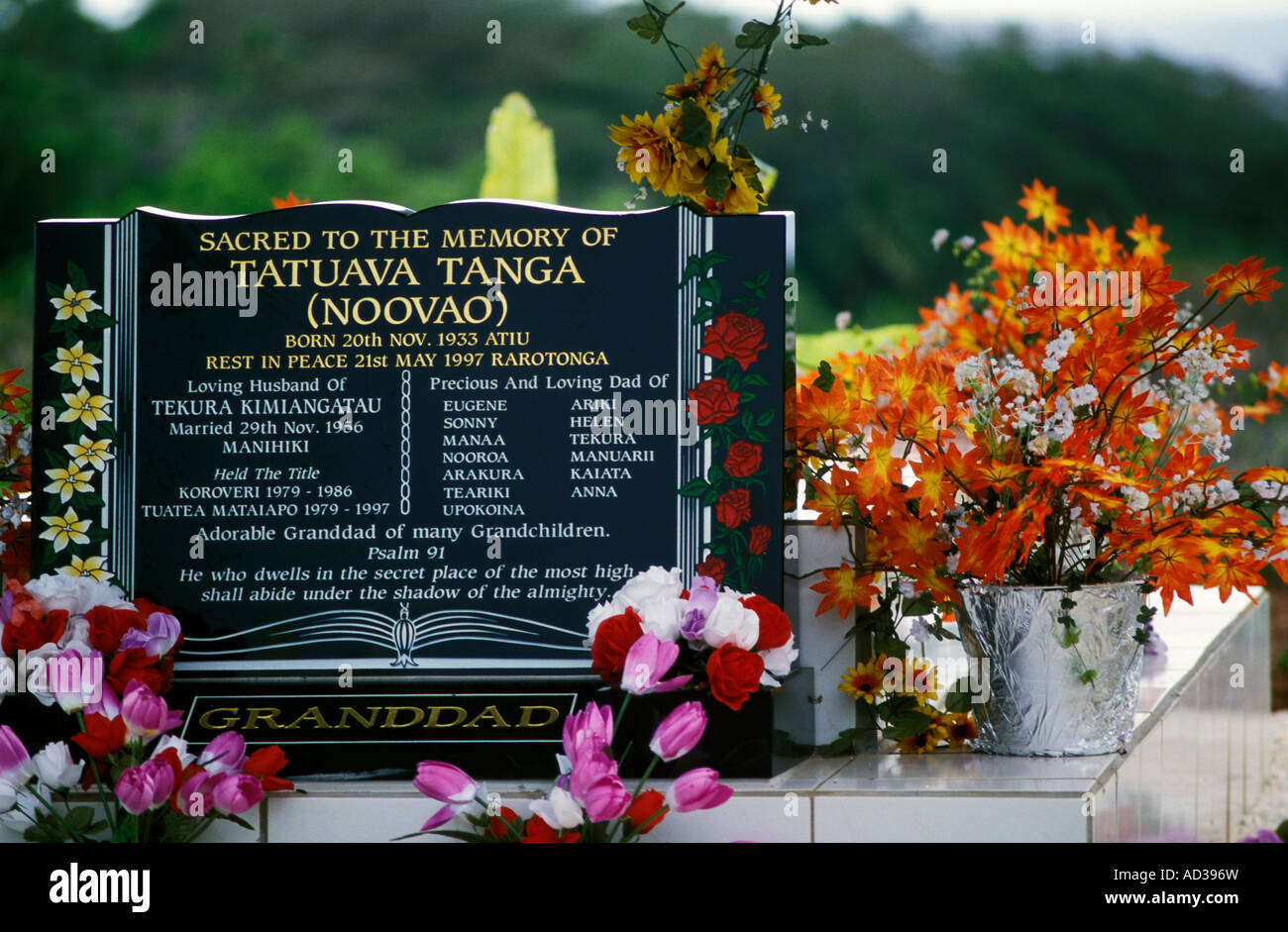 Polynesian grave hi-res stock photography and images - Alamy