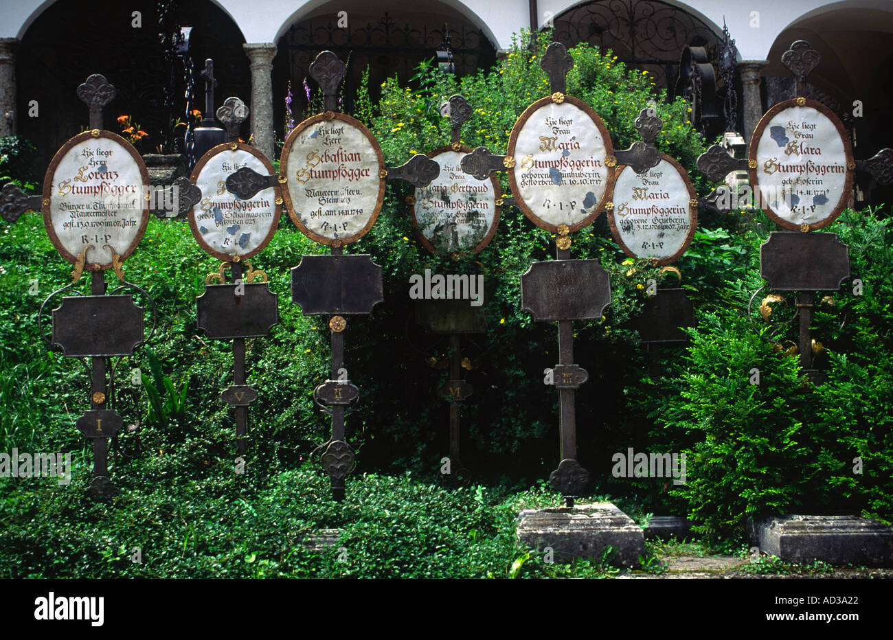 Austrian cemetery tombstone grave hi-res stock photography and images ...