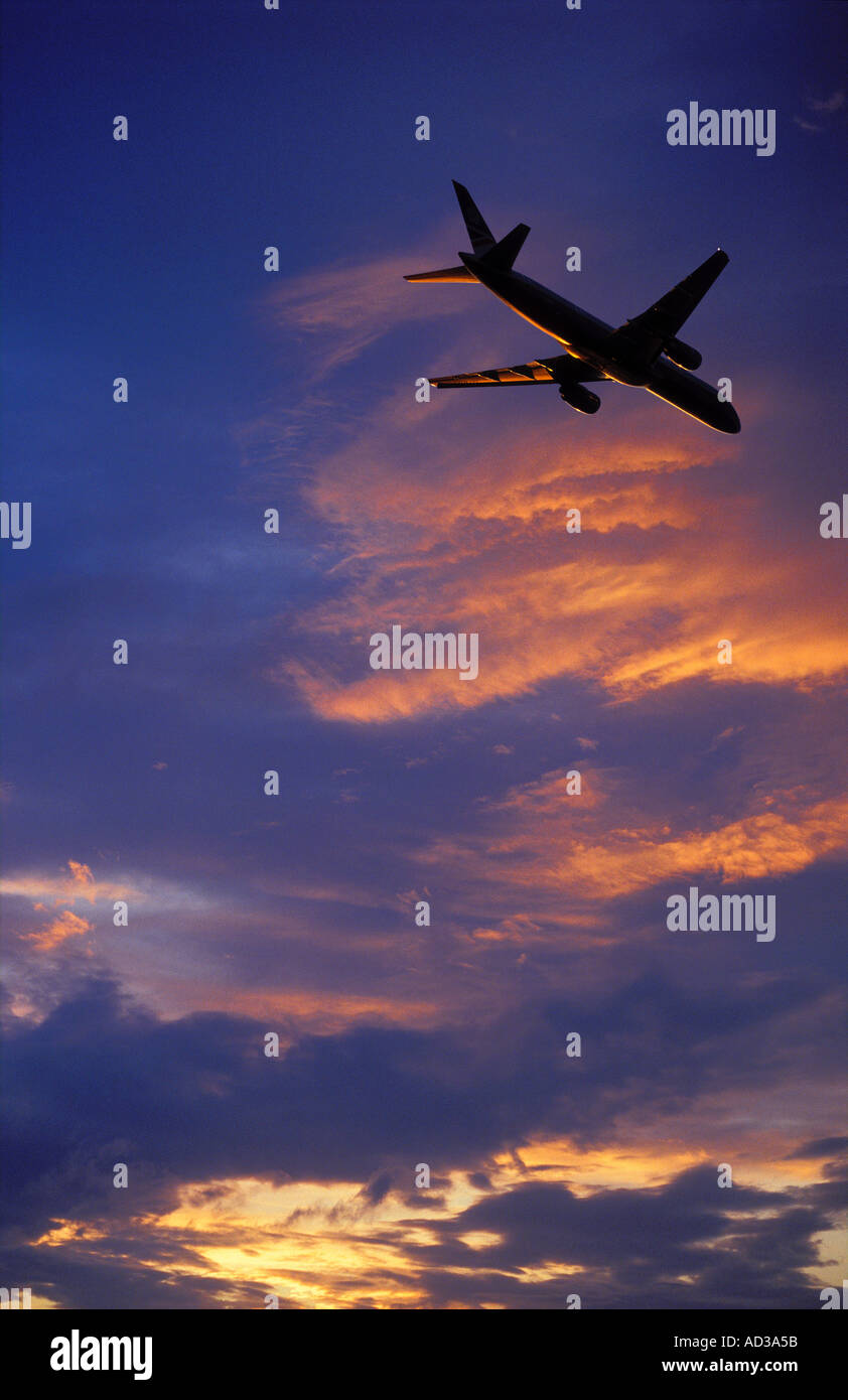 Plane hi-res stock photography and images - Alamy