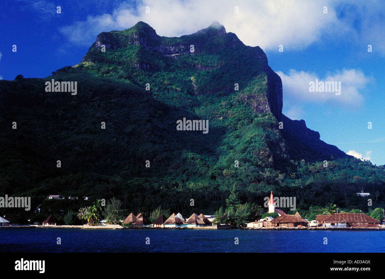 bora bora scene, tahiti Stock Photo - Alamy