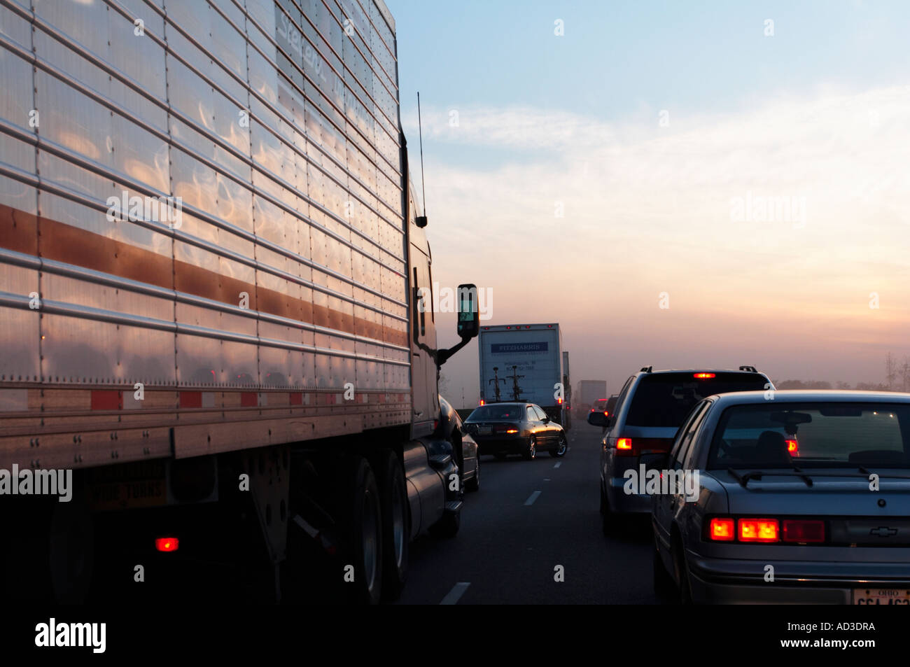 Semi truck down interstate highway hi-res stock photography and images ...