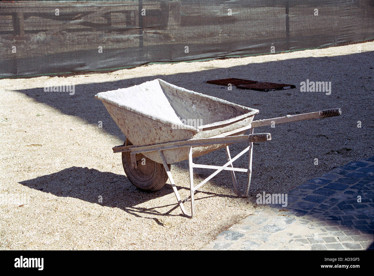 empty wheelbarrow Stock Photo - Alamy