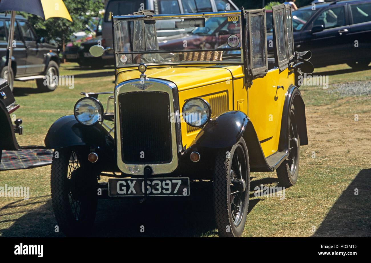 Yellow austin seven hi-res stock photography and images - Alamy