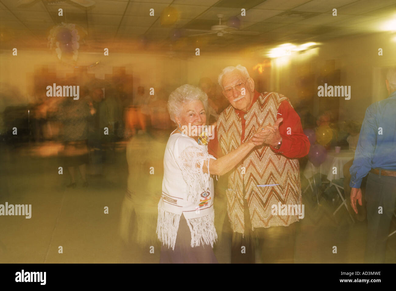 Seniors dancing ballroom hi-res stock photography and images - Alamy