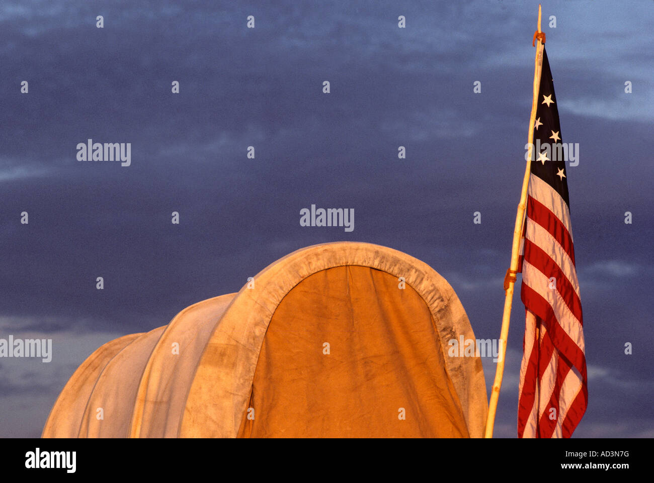 Pioneer wagon train hi-res stock photography and images - Alamy