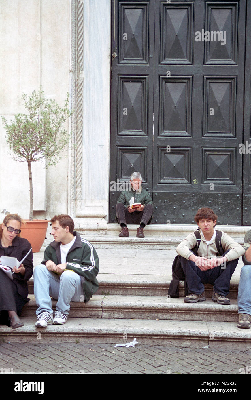 Romans talking hi-res stock photography and images - Alamy