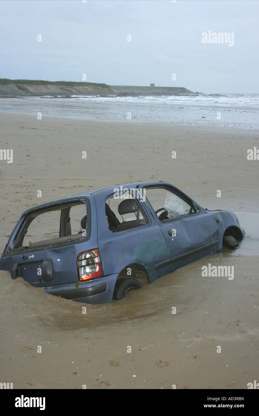 Stranded car hi-res stock photography and images - Alamy