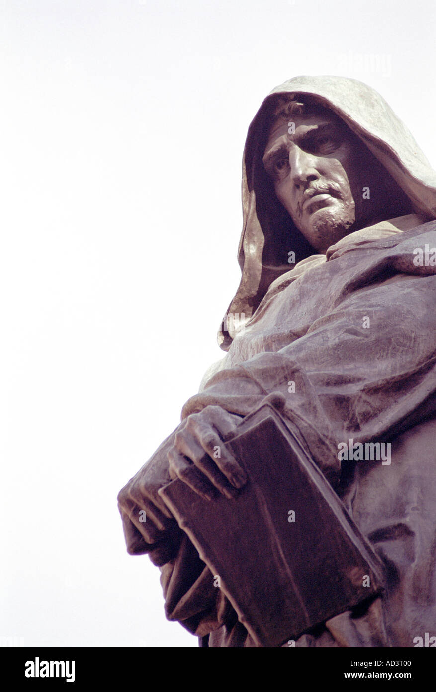 giordano bruno statue in campo de fiori rome Stock Photo - Alamy