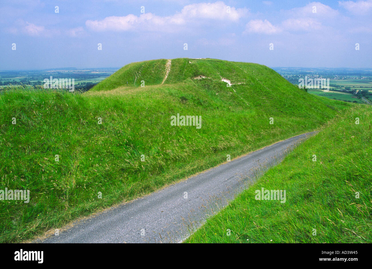 Dragon hill uffington hi-res stock photography and images - Alamy