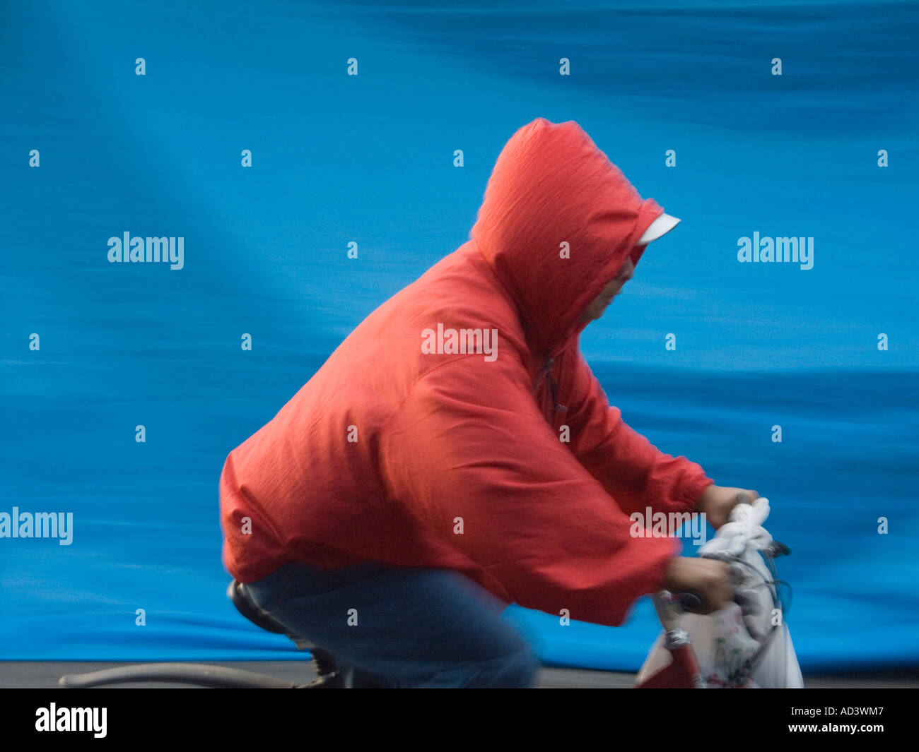 Workers head to work in market Stock Photo - Alamy