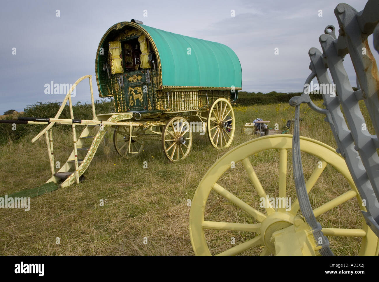 Old fashioned caravan hi-res stock photography and images - Alamy