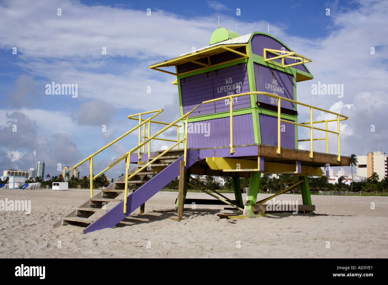 lifeguard station miami beach Stock Photo - Alamy