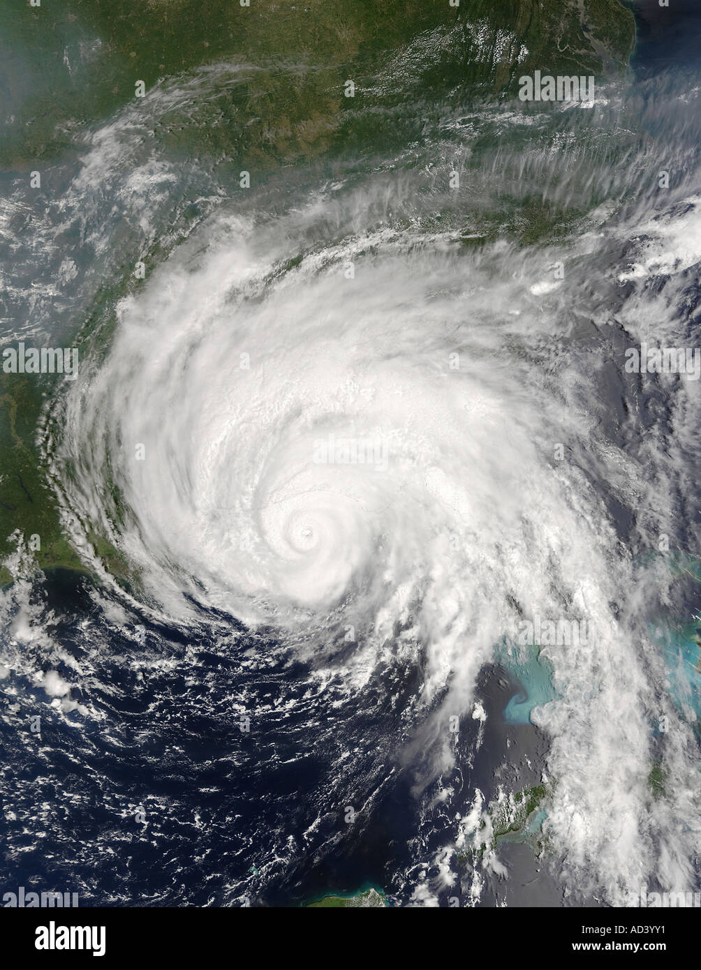 July 10, 2005 at 16 :15 UTC - Hurricane Dennis off United States Gulf ...