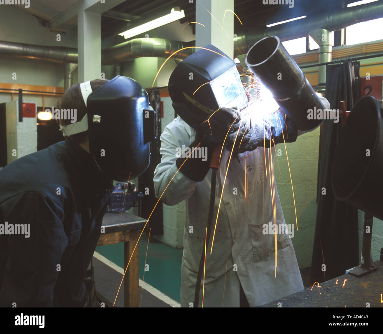 Engineering apprentice hi-res stock photography and images - Alamy