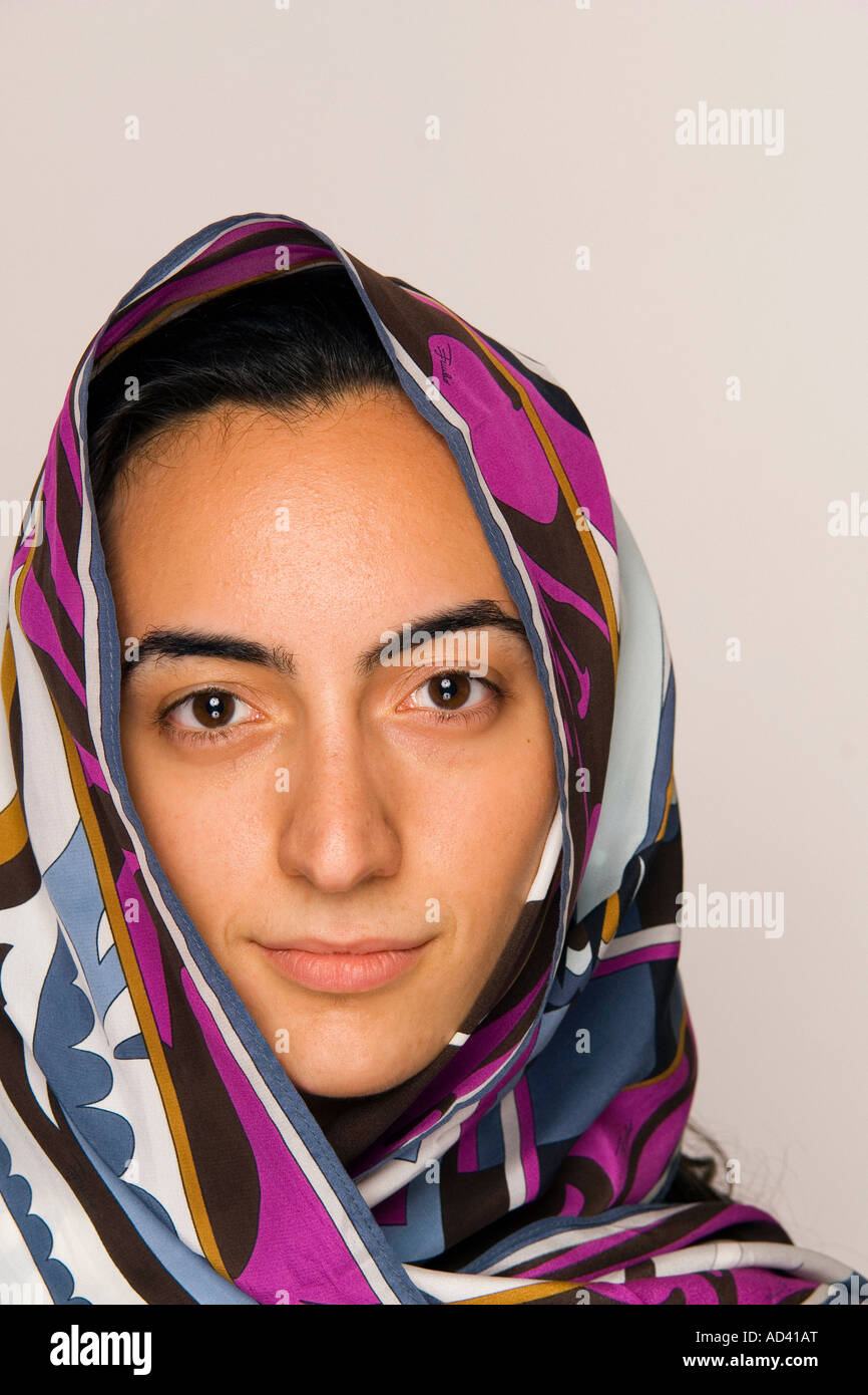 Middle eastern girl headshot hi-res stock photography and images - Alamy