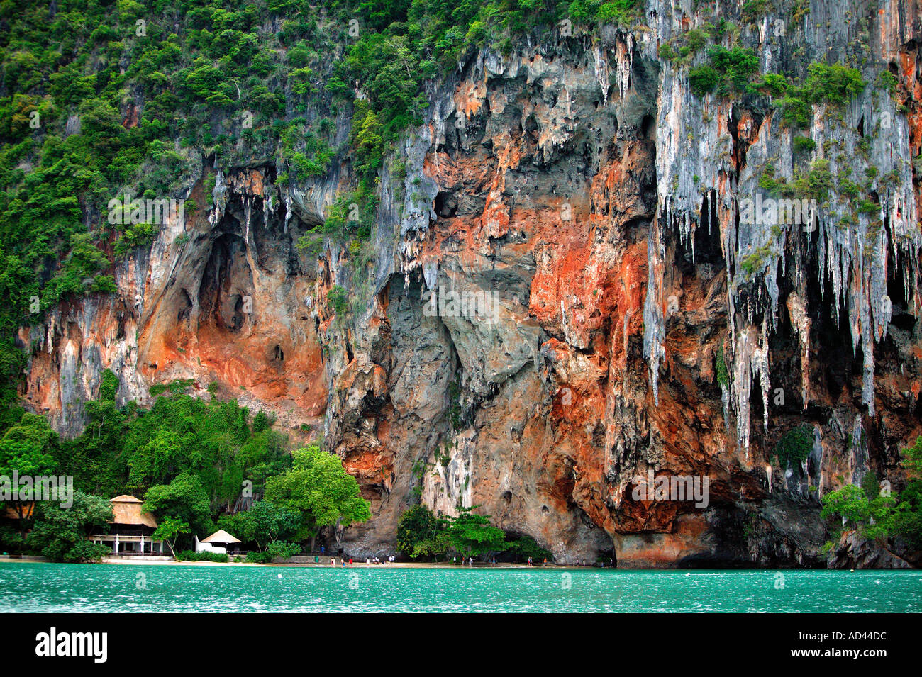 Krabi cliffs tonsai hi-res stock photography and images - Alamy