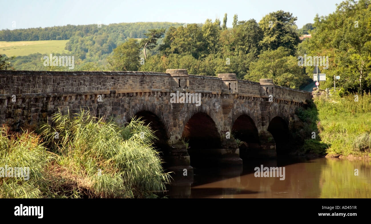 Houghton Bridge over the River Arun, Houghton Village, West Sussex, UK ...
