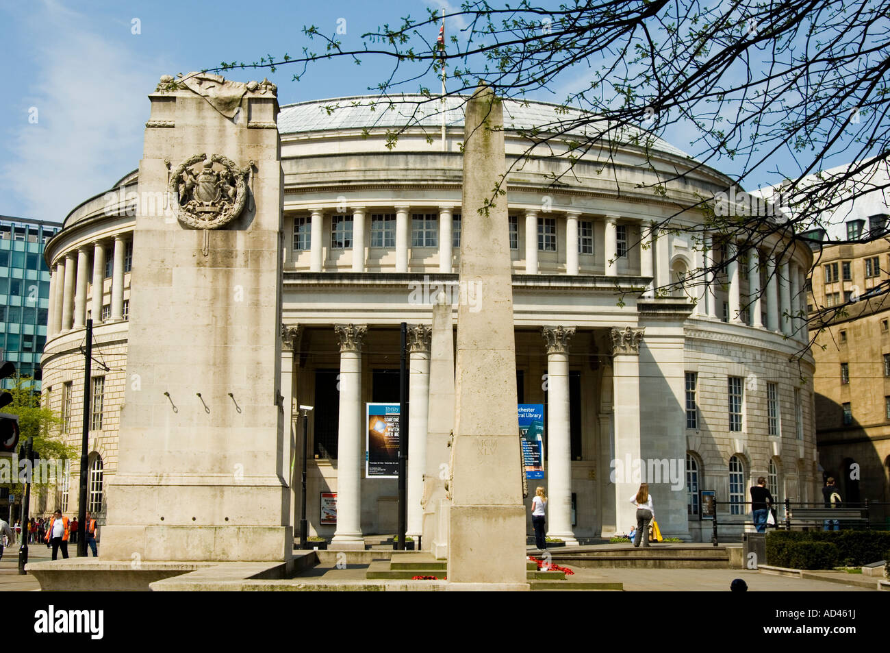 The Cenotaph and Manchester central library in St.Peter Square UK ...