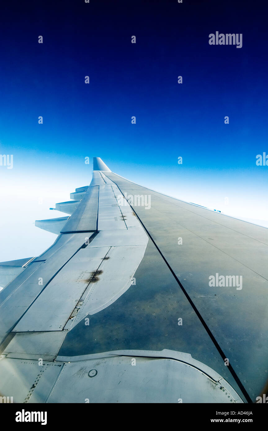 Aeroplane wing engine hi-res stock photography and images - Alamy