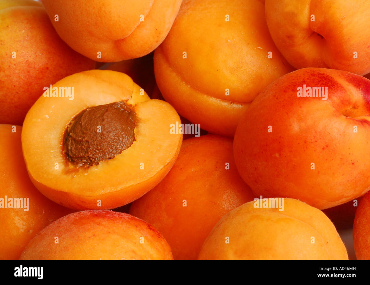 Apricot cores hi-res stock photography and images - Alamy