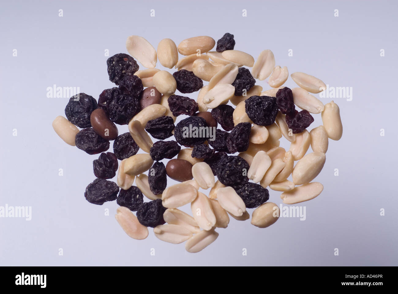Peanuts raisins Chocolate coated peanuts Stock Photo - Alamy