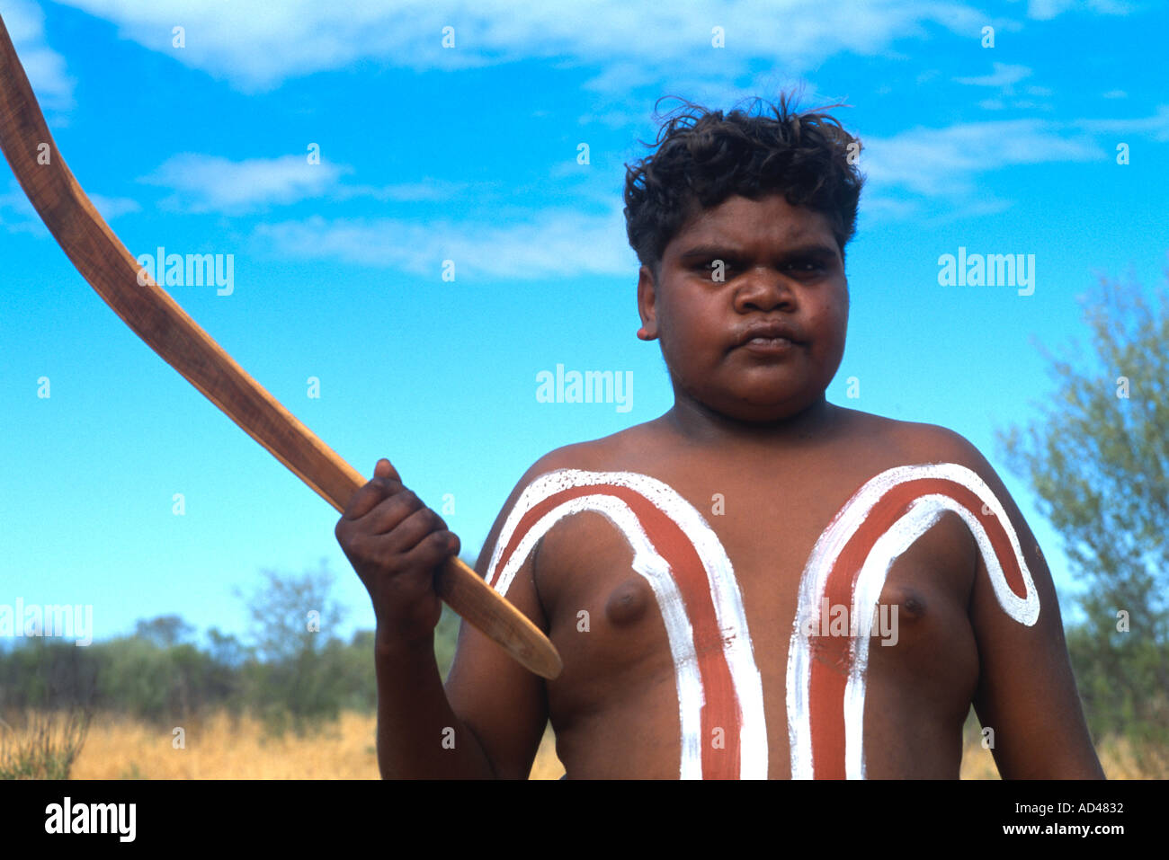 Australia outback aboriginal boy hi-res stock photography and images ...