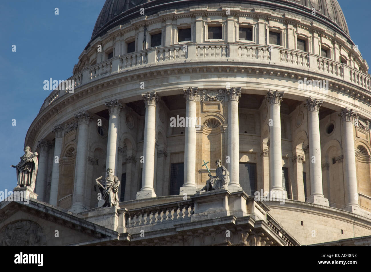 Architectural close up st pauls cathedral hi-res stock photography and ...