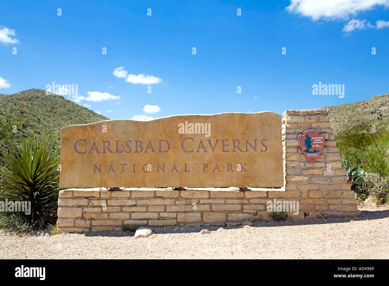 Carlsbad Caverns NPS Entrance Sign Stock Photo - Alamy