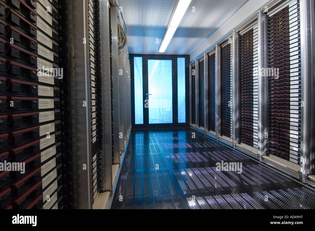 Technology cluster hi-res stock photography and images - Alamy