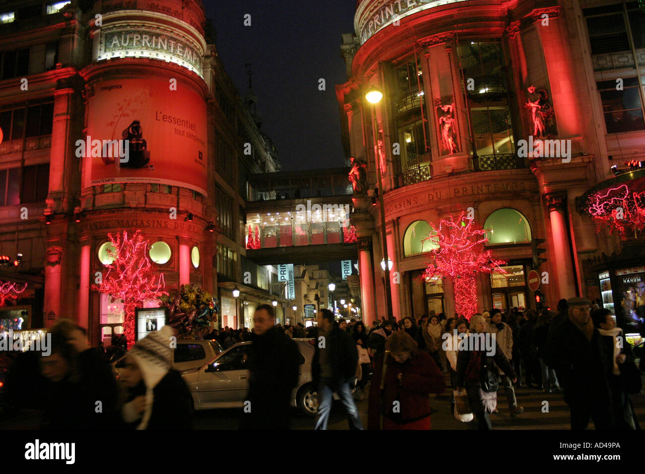 Au printemps department store paris hi-res stock photography and images ...