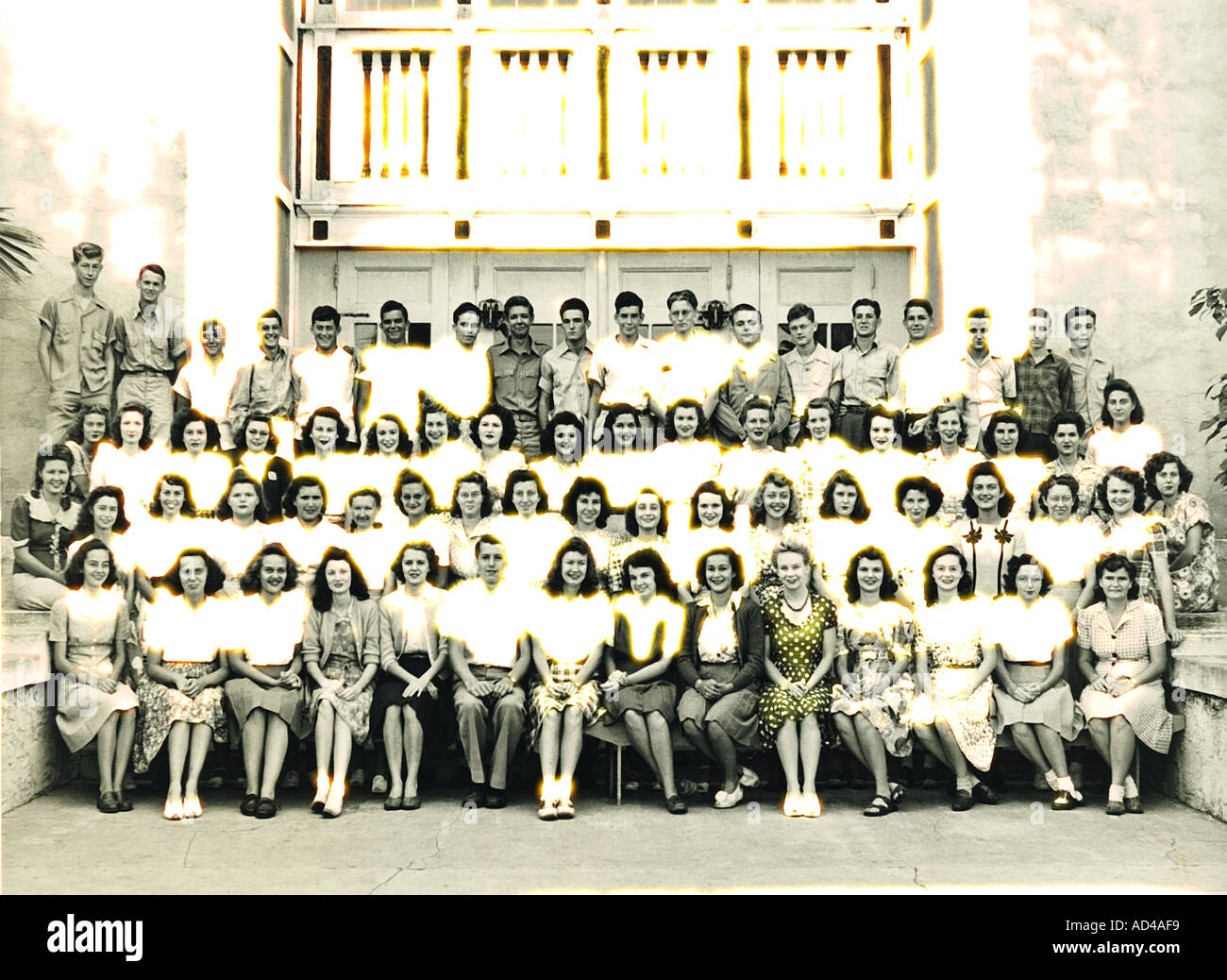 high school senior class poses for photo at school Stock Photo - Alamy