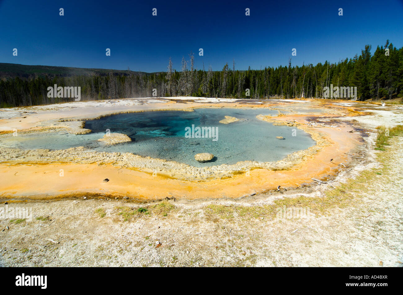 Yellowstone geothermie hi-res stock photography and images - Alamy