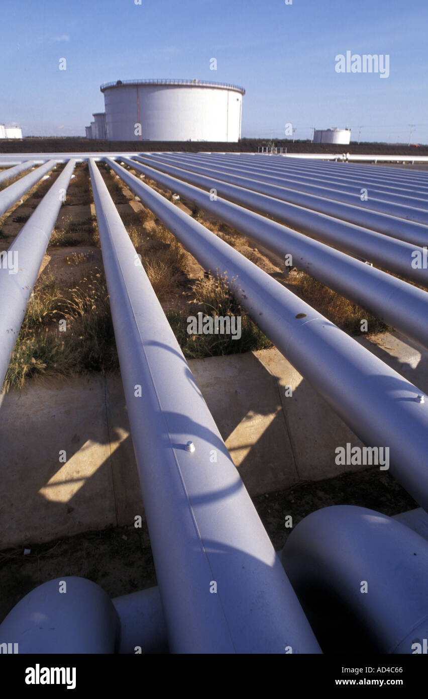 VENEZUELA OIL REFINERY ON LAKE MARACAIBO Stock Photo - Alamy