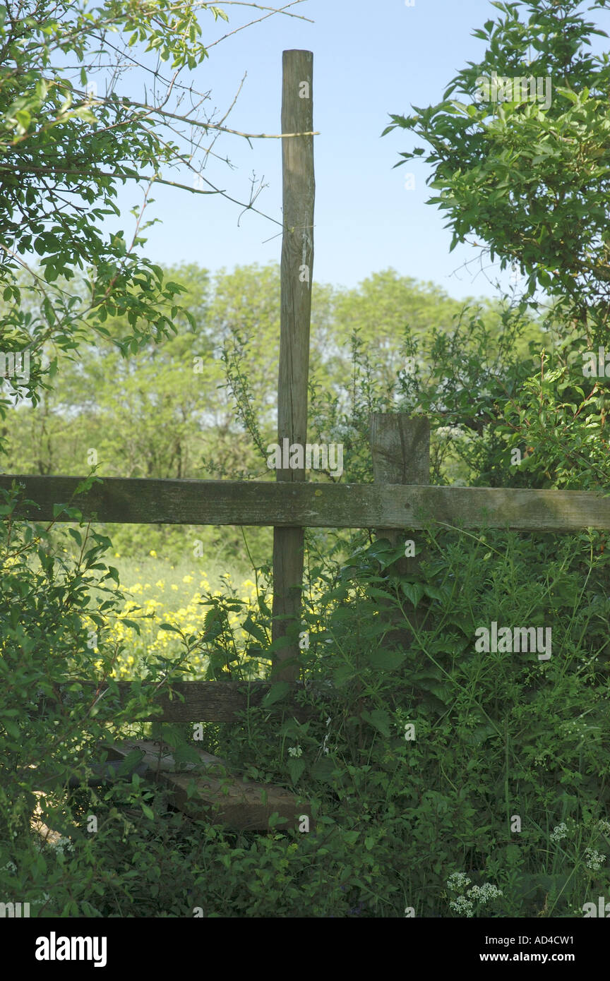 Traditional wooden countryside stile hi-res stock photography and ...