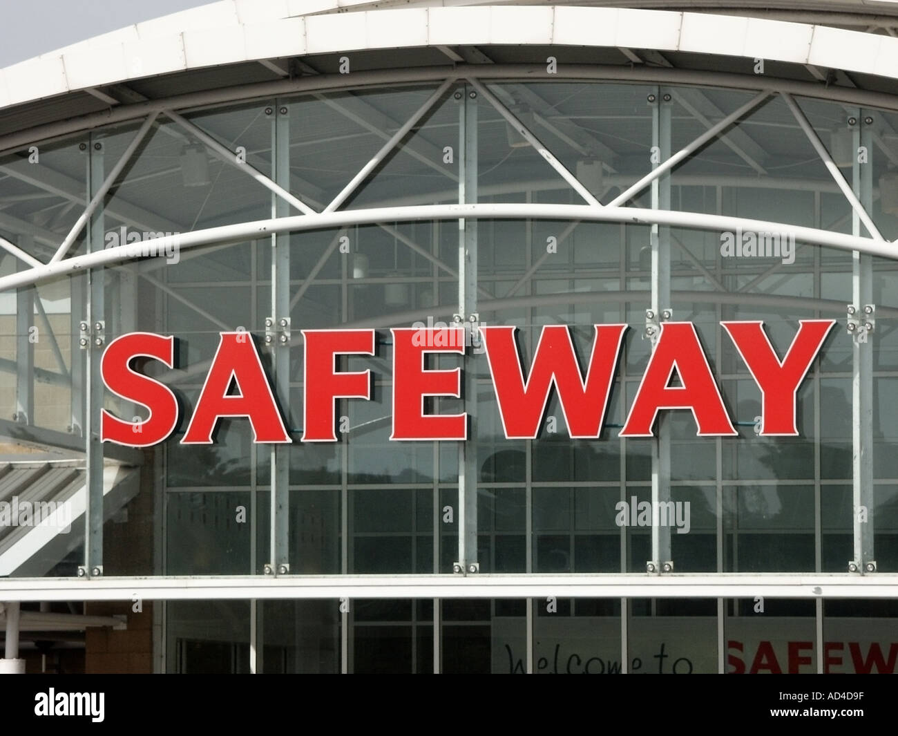 Safeway supermarket logo hi-res stock photography and images - Alamy