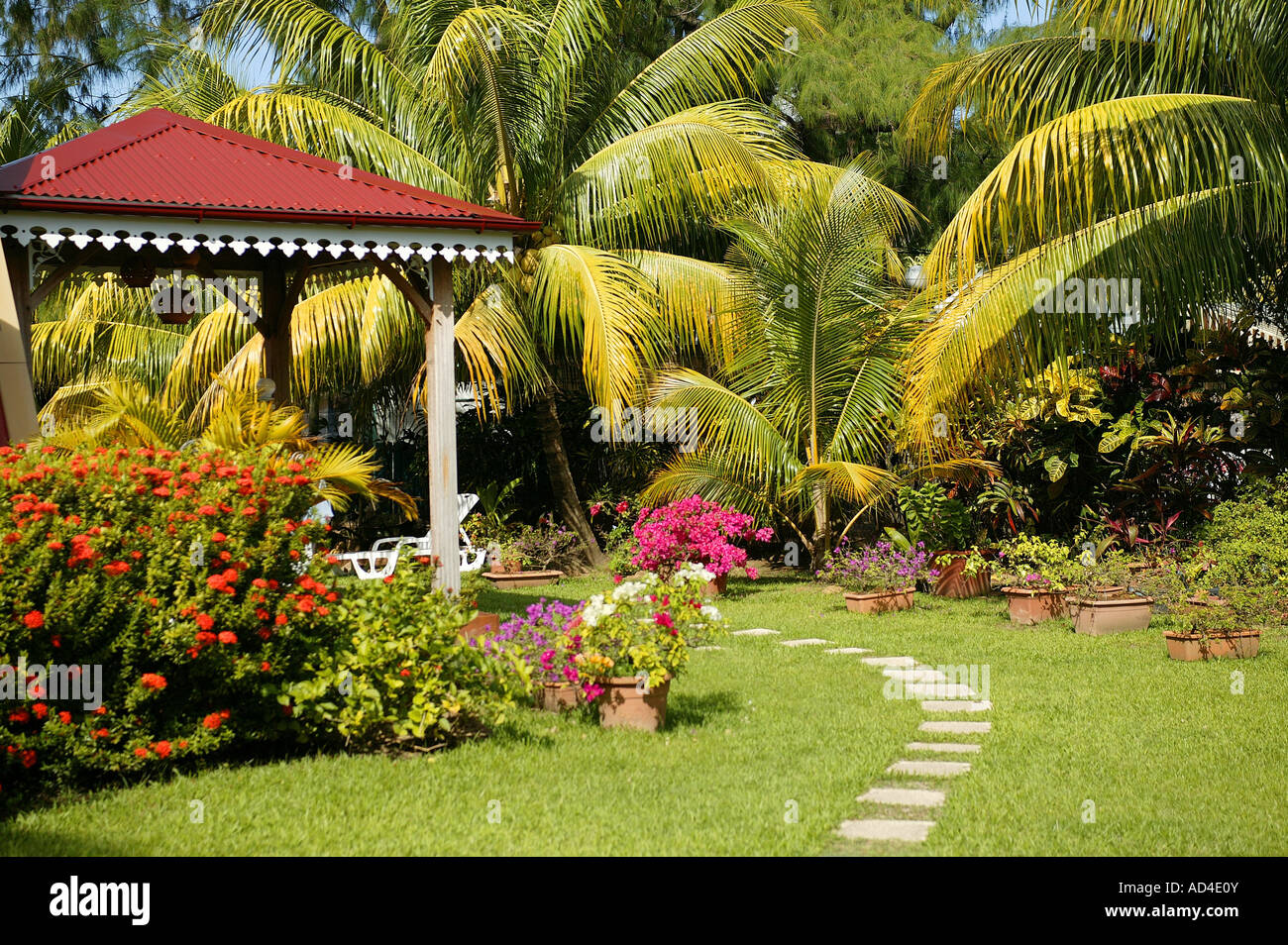 Gazebo and beautiful garden Stock Photo - Alamy