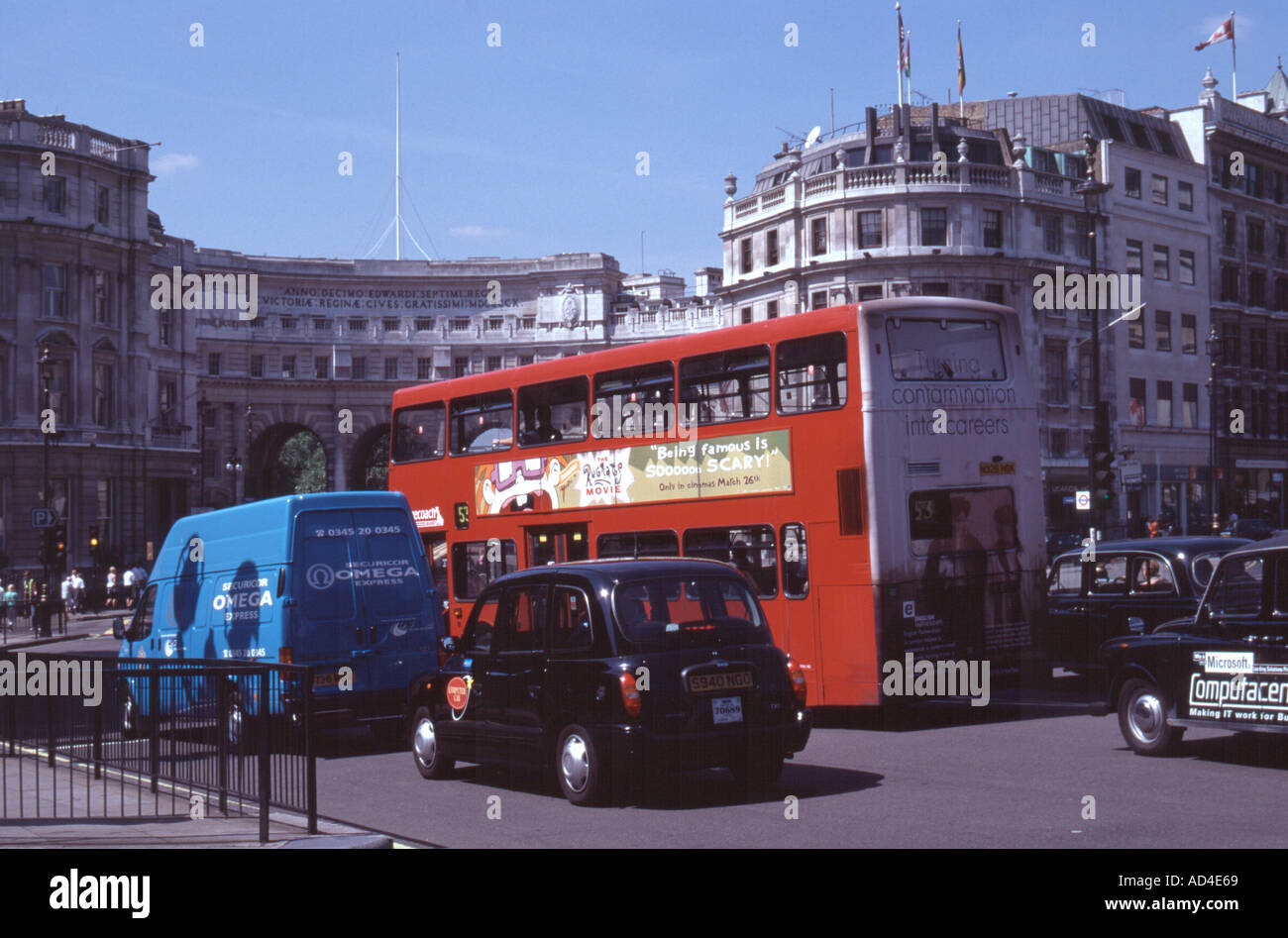 Bus black hi-res stock photography and images - Alamy