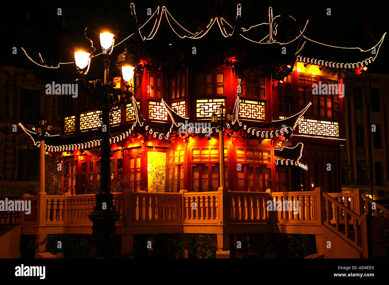 Night time in the city Stock Photo - Alamy