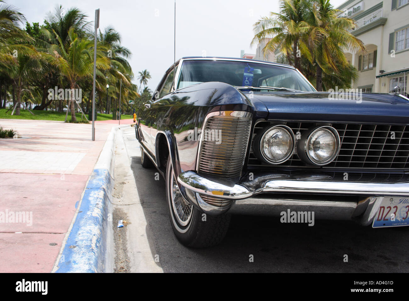 miami south beach art deco district retro car Stock Photo - Alamy