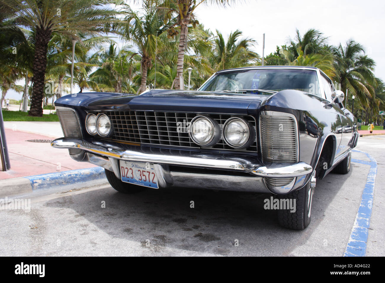 miami south beach art deco district retro car Stock Photo - Alamy
