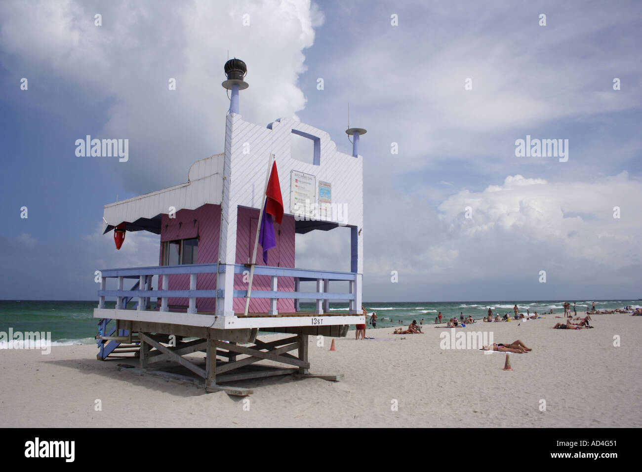 lifeguard station miami beach Stock Photo - Alamy