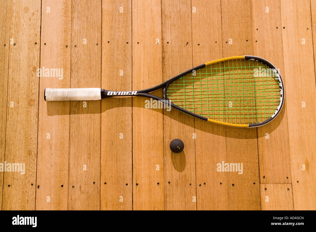 A squash racquet and ball Stock Photo - Alamy