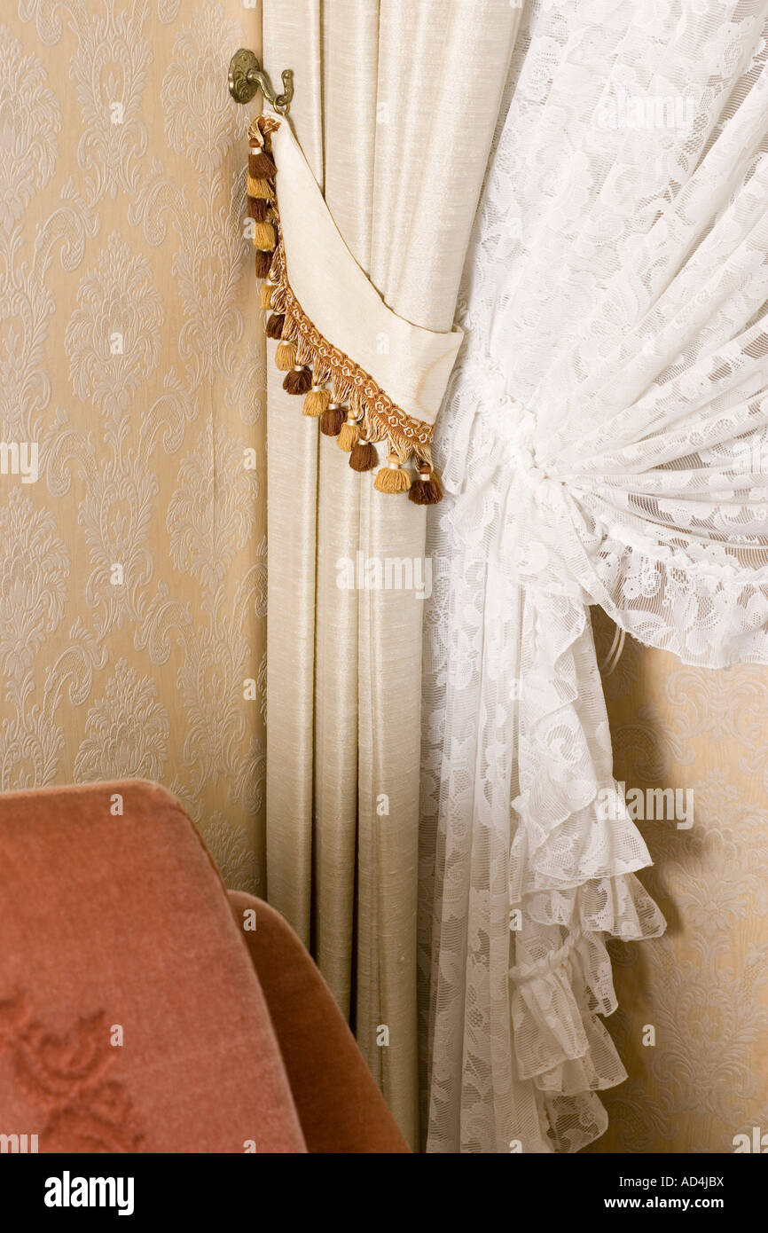 Drawn curtains hi-res stock photography and images - Alamy