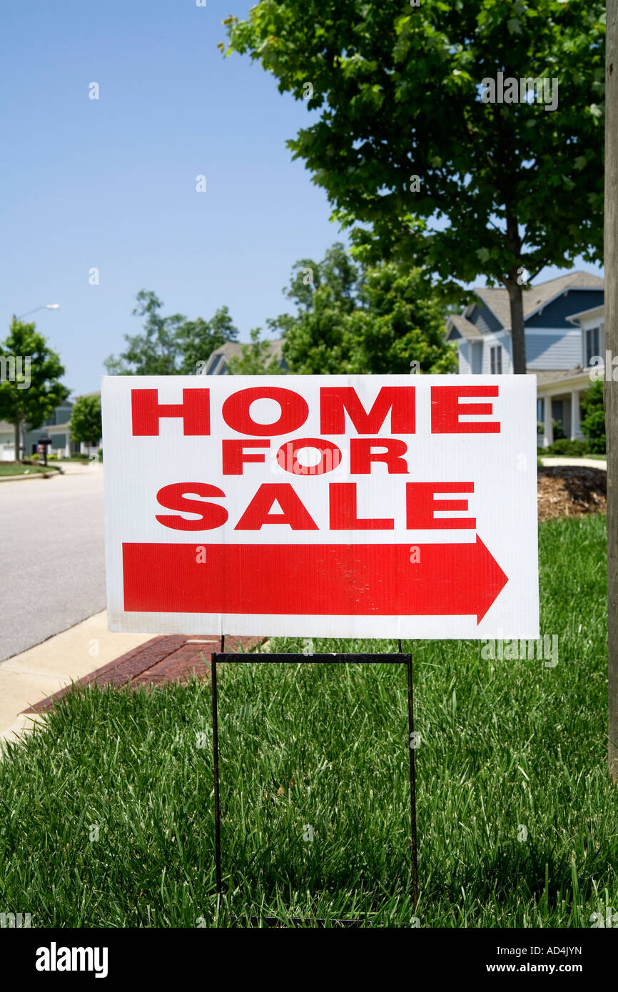 Road sign on house hi-res stock photography and images - Alamy
